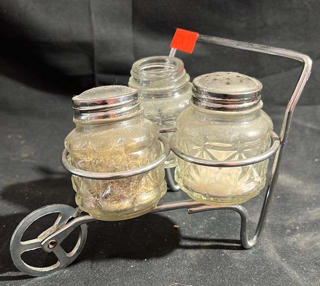 Clear glass salt shakers with metal wire caddy - Metzger Property ...