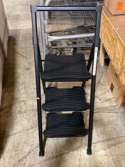 3-Step Step Ladder-black - Metzger Property Services, LLC