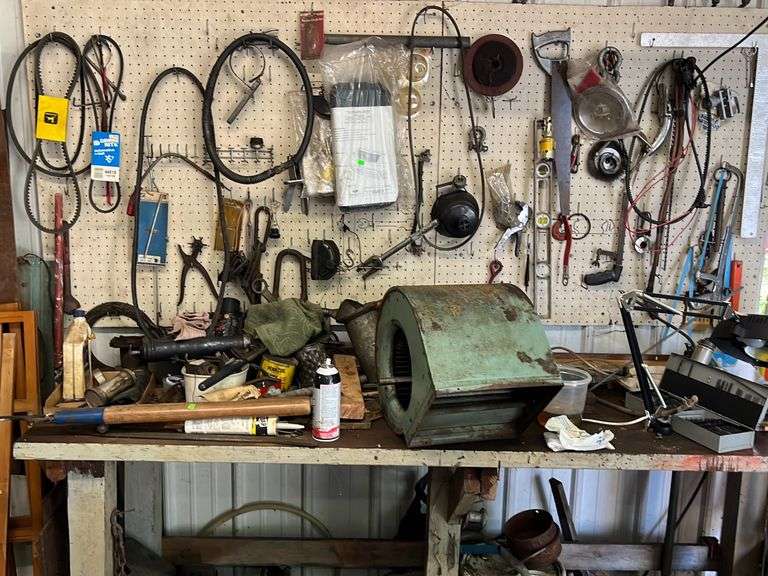 Parts chainsaws, engine, drill bits, tools as shown in pictures ...