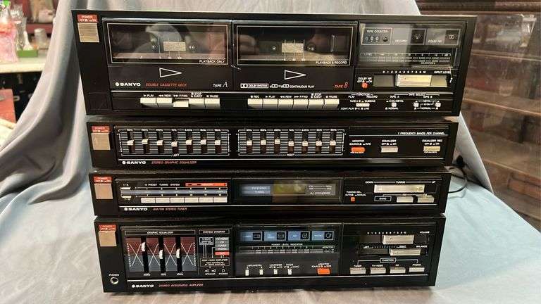 Sanyo Stereo System , Double Cassette Deck , Stereo Graphic Equalizer ...