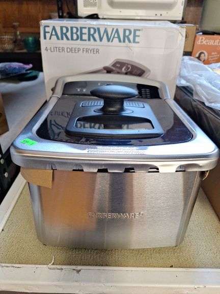 Farberware 4 liter deep fryer appears new with box - Metzger Property ...