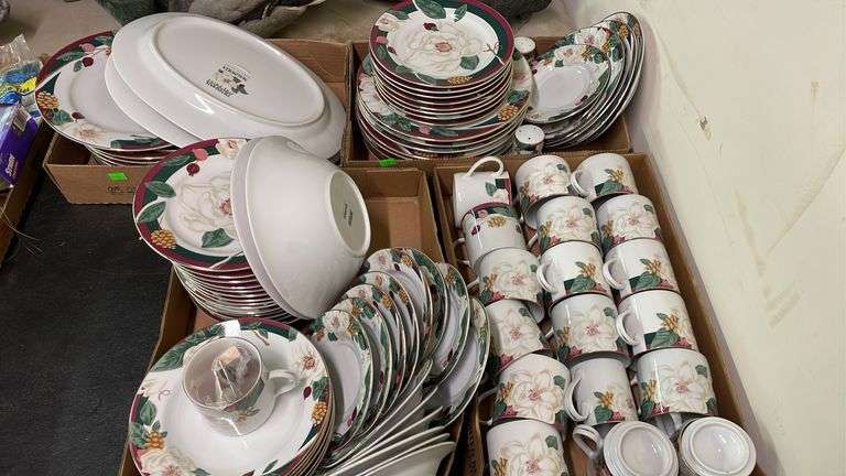 Tienshan Fine China Magnolia Dish Set inc. Cups, Saucers, Bowls, Plates ...
