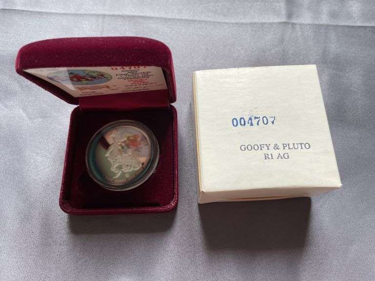 Walt Disney Co. Goofy and Pluto 1 Oz. Silver Round 2 of 7 - Metzger ...