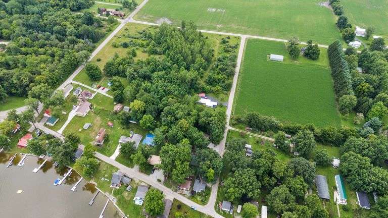 Tract 4: Off Lake Building Site - Metzger Property Services, LLC