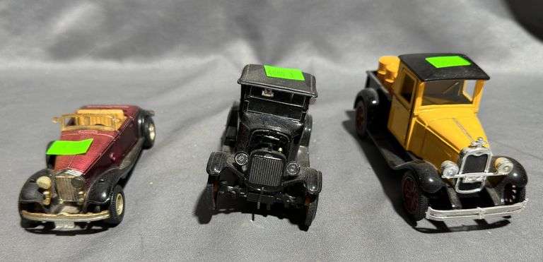 1925 Ford model T, 1928 Chevy pick up, 1931 No.8872, toy cars - Metzger ...