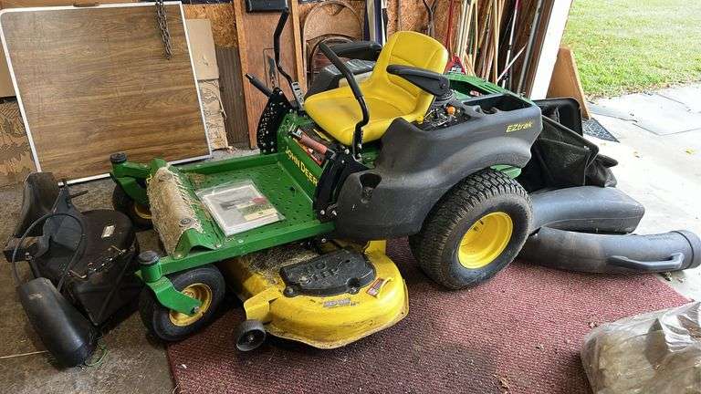 John Deere Z425 Zero Turn Mower, 23hp, 48” deck with power bagger, 831 ...
