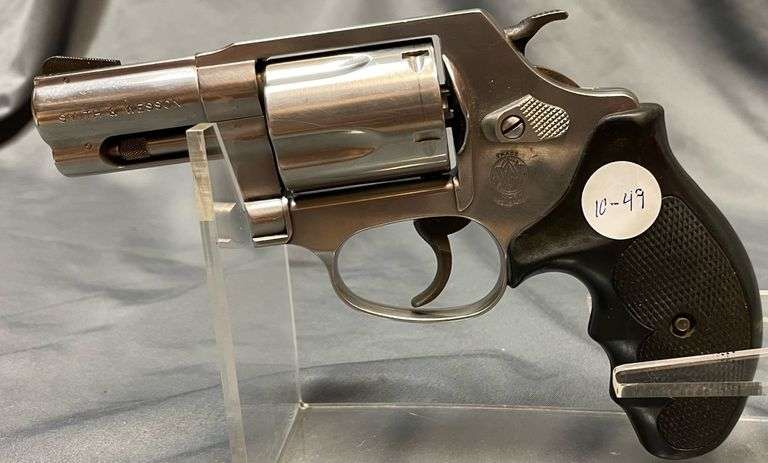 Smith & Wesson .357 S&W Magnum Snubnose 6-Shot Revolver w/ Holster - Metzger Property Services, LLC