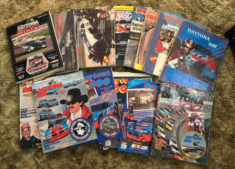 (15) NASCAR Magazines (See Photos for Details) - Metzger Property ...