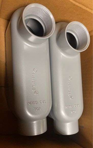 2 - 3/4 in. Rigid Metal Conduit (RMC) Threaded Conduit Body with Stamped Cover (Type LB ...