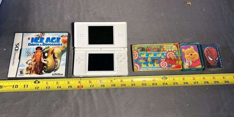 Nintendo DS lite electronic Game ,Nintendo DS Ice Age game , shooters ...