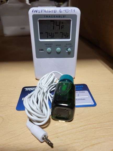 Traceable Digital Thermometer: ±1°C, Multi-Point Calibration, 10 ft ...
