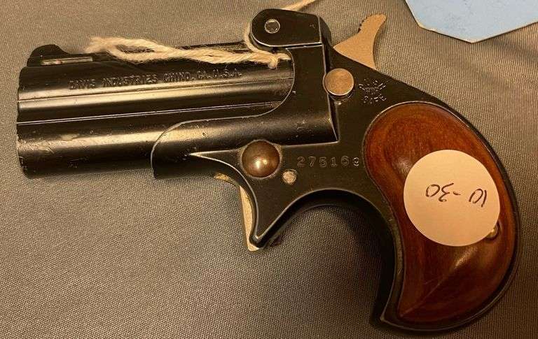 Derringer Davis Industries Model DM .22 Mag Pistol Serial #: 275169 ...