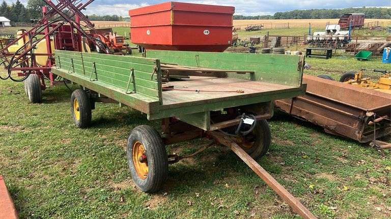 Hydraulic Dump wagon with grain sides and hay rack 7’x14’ - Metzger ...