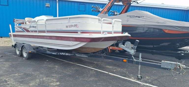 2000 Godfrey Hurricane Fun Deck with Evinrude 150 Ficht Ram Injection ...