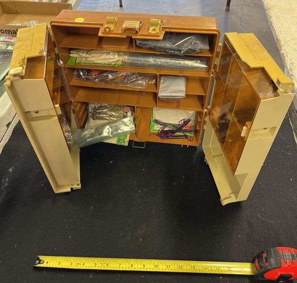 Plano Super Magnum tackle box with rubber worms - Metzger Property ...