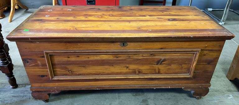 Original Roos Cedar Chest with Key on casters 40.5”x17.5”x18.25 ...