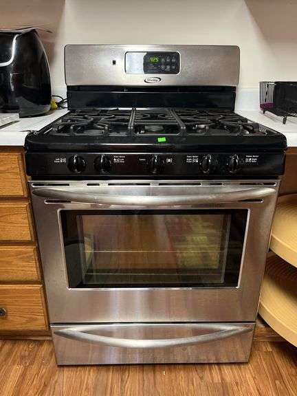 Crosley gas stove with convection - brand new, no issues known to seller 30x26x47 - Metzger ...