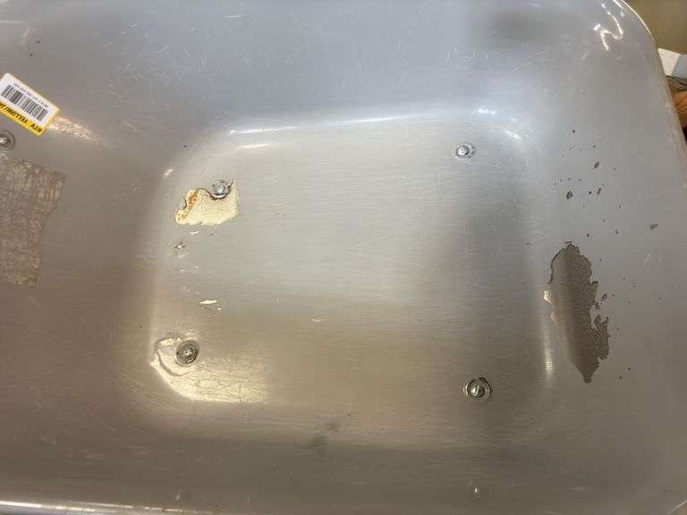 Anvil 6 cu ft. wheelbarrow, has rust and wear on inside - Metzger ...