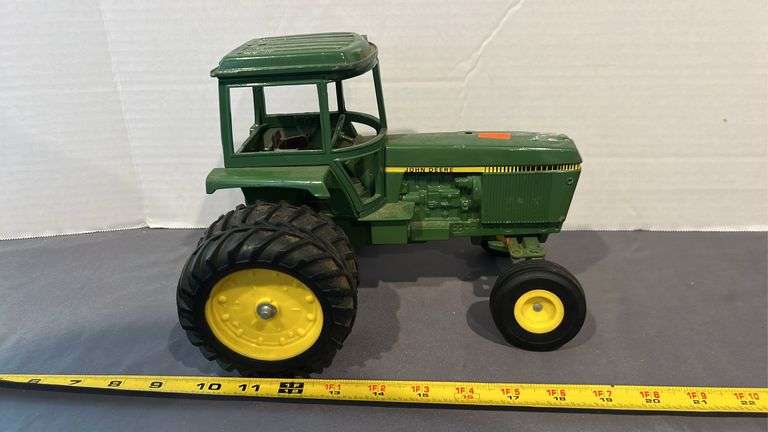John Deere 4430 Tractor with duals, missing muffler, 1:16 scale, die ...