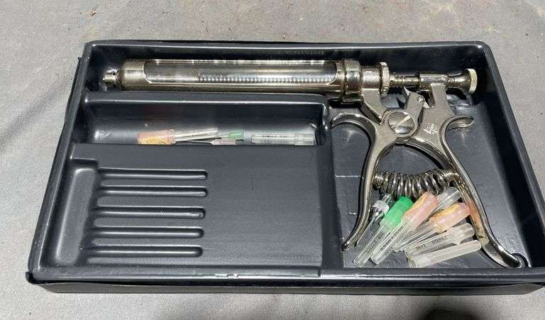The Roux Automatic Revolver Syringe(has needles) - Metzger Property ...