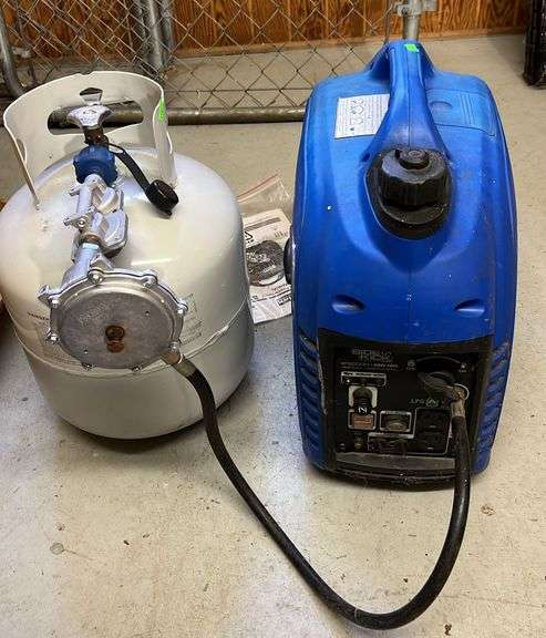 DuroMax Inverter Gasoline Propane Hybrid Generator with Full 15 lb ...