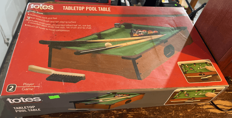 Totes Tabletop pool set - Metzger Property Services, LLC