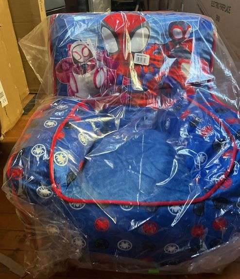 Spiderman bean bag chair 20x20x16" - Metzger Property Services, LLC