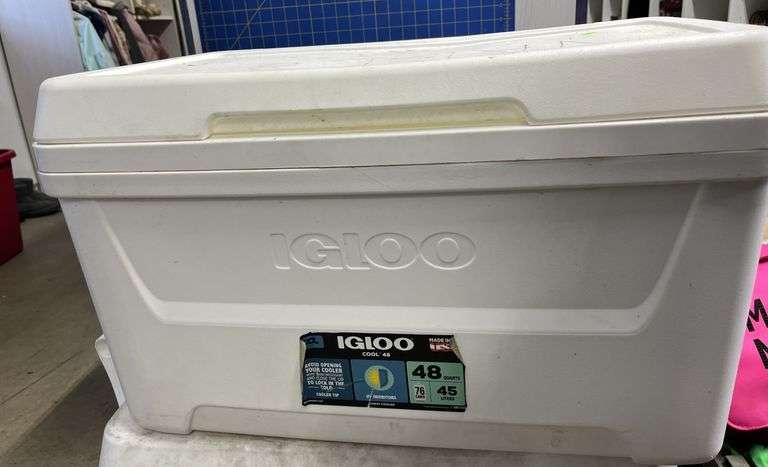 Igloo Cooler 48 Qt. - Metzger Property Services, LLC