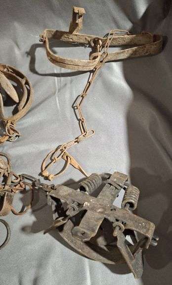 (12) Metal Animal Traps - Metzger Property Services, LLC