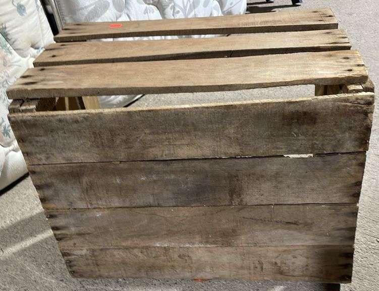 Wood Crate 18" x 14.5" x 12.5" - Metzger Property Services, LLC