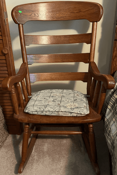 Oak Ladder Back Rocker 26x40" - Metzger Property Services, LLC