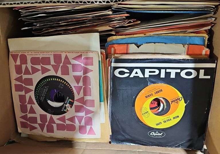 50+ 45 RPM Classic Pop Vinyl Records Including Bobby Rydell, Tommy ...