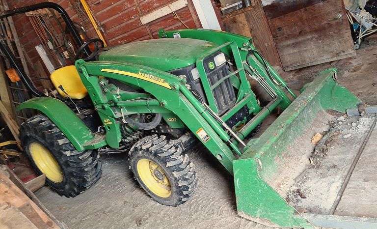 John Deere 3203 Compact Utility Tractor with 300 Loader, 606.4 Hours ...