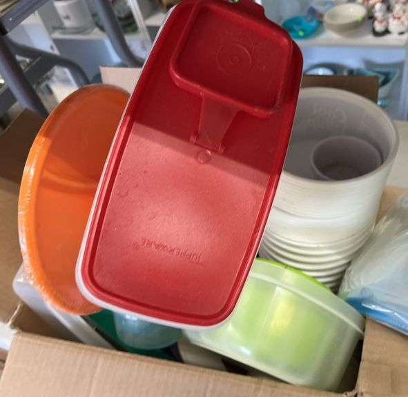 Plasticware & Food Storage Container Assortment - Metzger Property ...