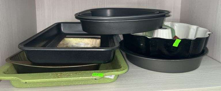 Baking pan assortment inc. bundt pan and heart shaped pans - Metzger ...
