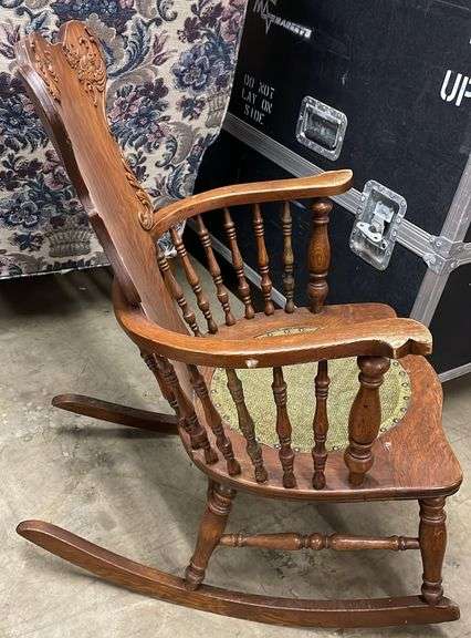 Ornate Carved Victorian Rocking chair 15” floor to seat - Metzger ...