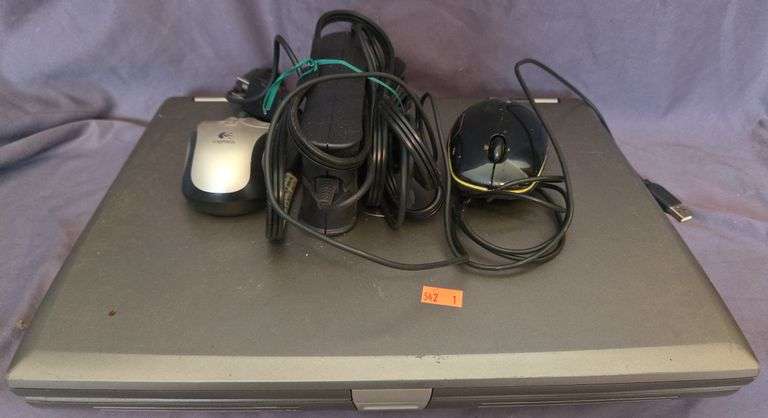 Dell Windows XP Professional Laptop 0T7570 w/ 2 - Mice & Charger Cable ...