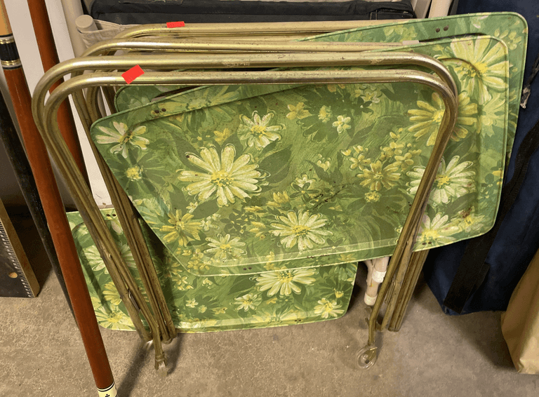 4 - Metal TV Trays 21" x 29" - Metzger Property Services, LLC