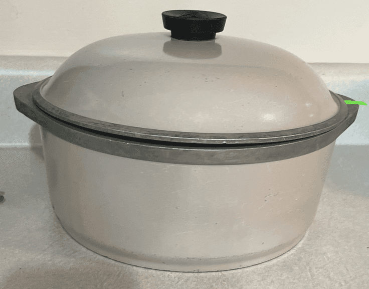 Club aluminum pot 10in - Metzger Property Services, LLC