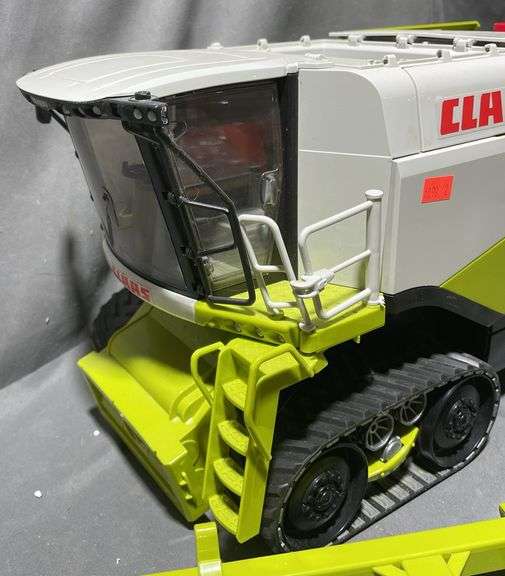 Claas 780 Lexioon Plastic Combine Toy 19" - Metzger Property Services, LLC