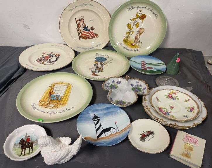 Porcelain Collectors Plates Assortment, (2) Holly Hobby Plates ...