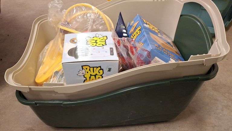 Litter Box & Cat Toy Assortment - Metzger Property Services, LLC