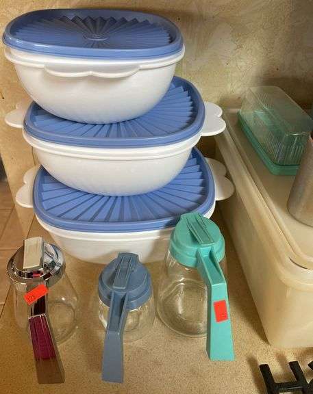 5 - Plastic Tupperware Containers 1.5 L - 3 L, 3 - Glass Syrup ...