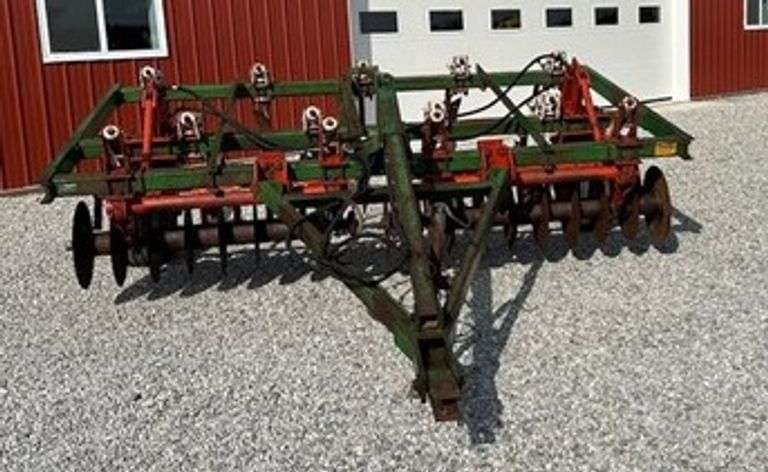 Glencoe soil saver, 9 shank disc chisel, spring reset, cushion gang ...