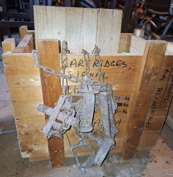 Animal Foot Trap Assortment and Wood Crate 17x12x14" - Metzger Property ...