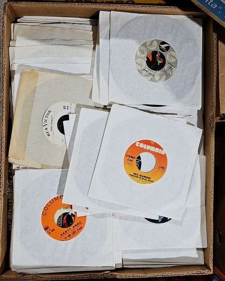 50+ 45 RPM Classic Pop Vinyl Records Including Neil Diamond, Ross ...