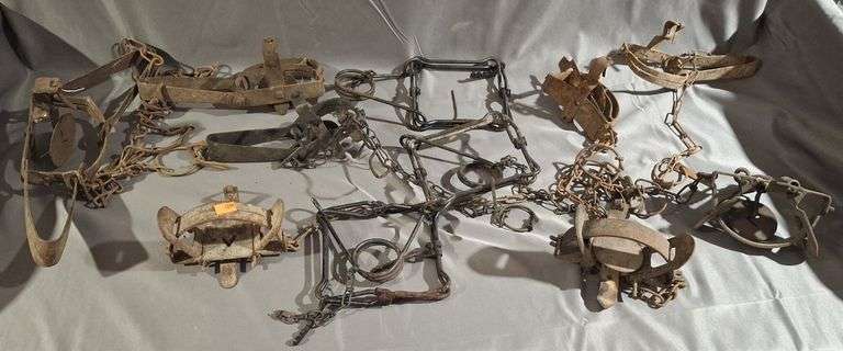 (12) Metal Animal Traps - Metzger Property Services, LLC