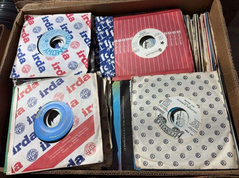 50+ 45 RPM vinyl records including Dale McBride, Dawn chastian, Debbie ...