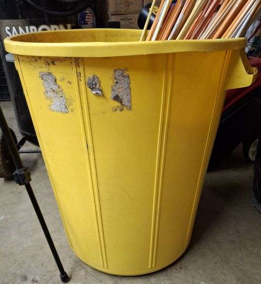20+ Road Pole Markers 31" - 48", Plastic Trash Bin 24.5" H - Metzger ...