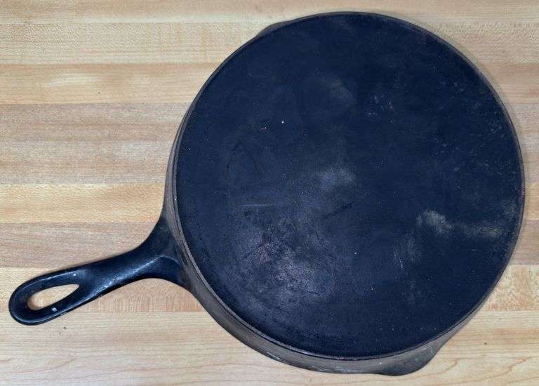Cast Iron Skillet 9" - Metzger Property Services, LLC